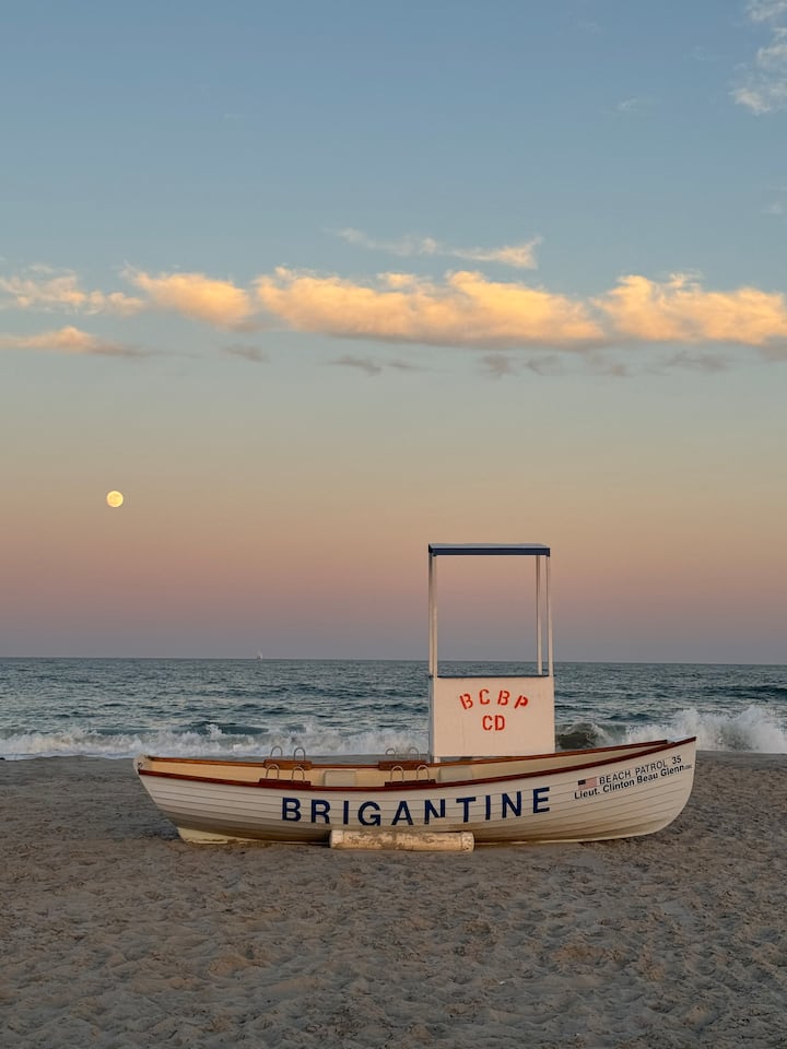 Beachfront 1st Floor Condo With A Pool - Brigantine, NJ