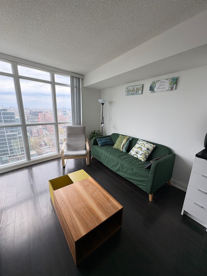 Step To Cn Tower 1 Bd (Queen Bed) + Den (Bunk Bed) - Rogers Centre
