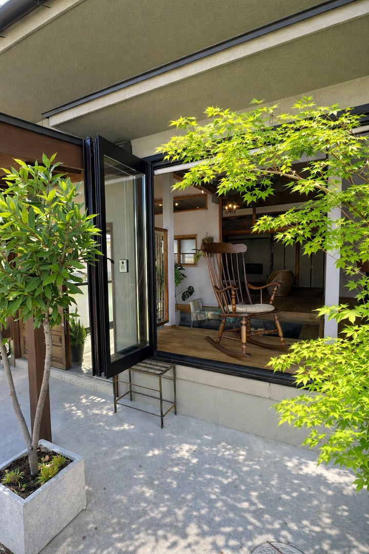 尾道で整う一棟貸しヴィラ｜緑の中庭と静かな古民家 | 尾道駅徒歩9分 | サイクリスト大歓迎 - Onomichi