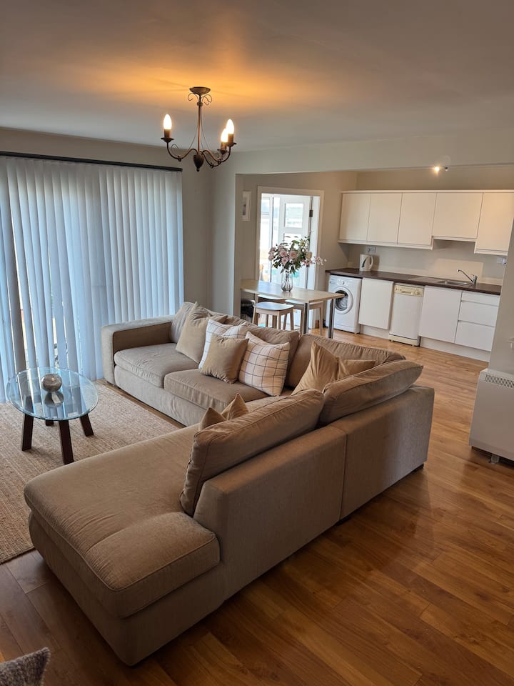 Enniscrone Family Holiday Home Close To The Pier. - Ballina