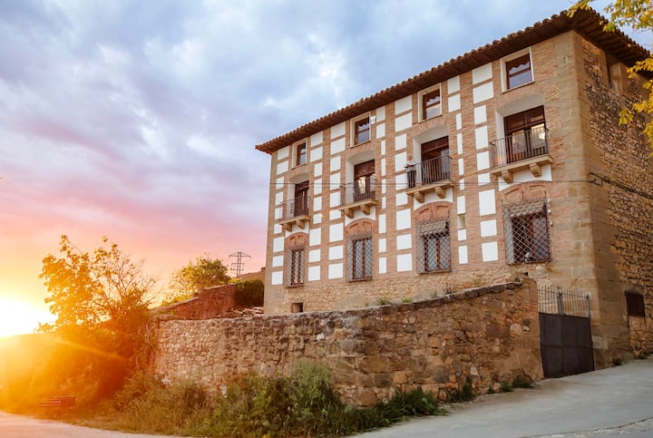 Casa Calvo Sxvi: Casa Histórica En Sierra De Guara - Huesca