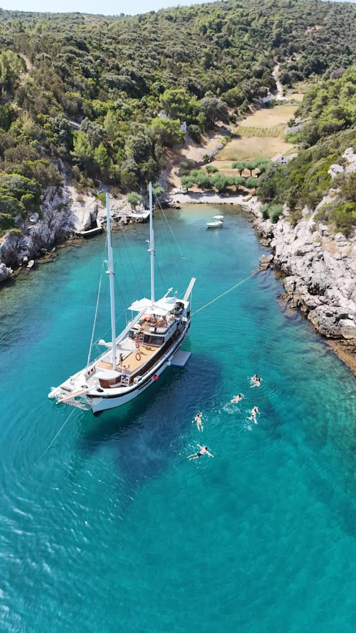 Private Boat Tour “Velar” - Omiš