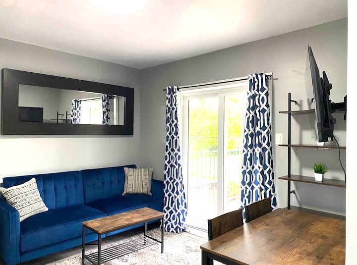 Stylish 2-bedrooms Available - Toronto