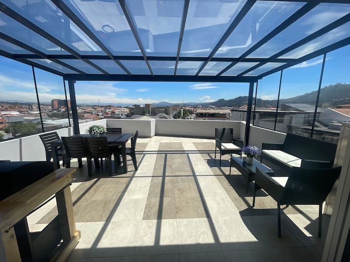 Deluxe Penthouse W/ Private Elevator/ 2 Parking - Cuenca