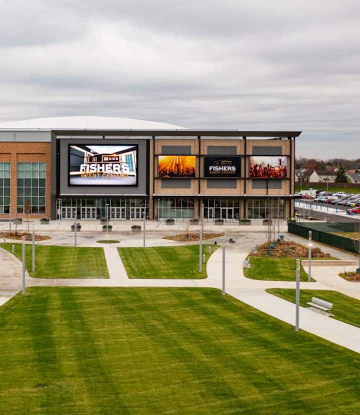 Fishers Home Pet Friendly, Hot Tub, Safe And Quiet - Fishers, IN