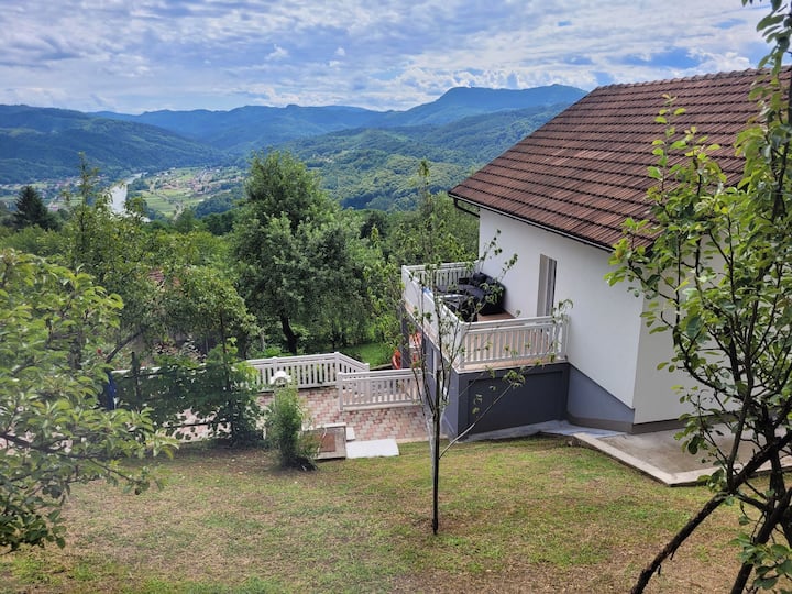 Haus Auf Dem Dorf In Bosnien - Kosovo