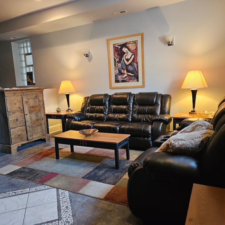 Large Studio Apartment With No Cleaning Fee - Chicago