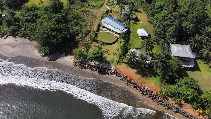 Magnifique Villa  Bord De Mer Tout Confort - Cameroun