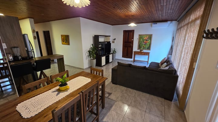 Central Apartment With Pool - Newly Renovated! - Puerto Iguazú