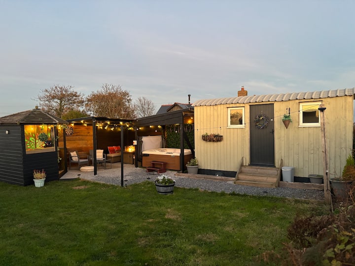 'The Hut' At South View - Wales