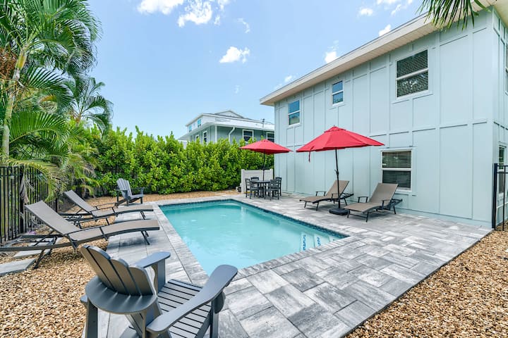 Poolside -1st Floor -1 Block To Beach - Fort Myers Beach, FL