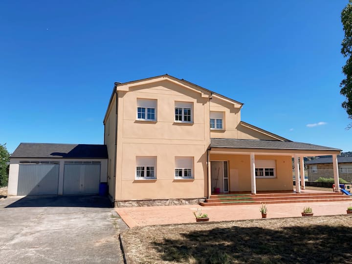 Chalet En Campo - Ponferrada