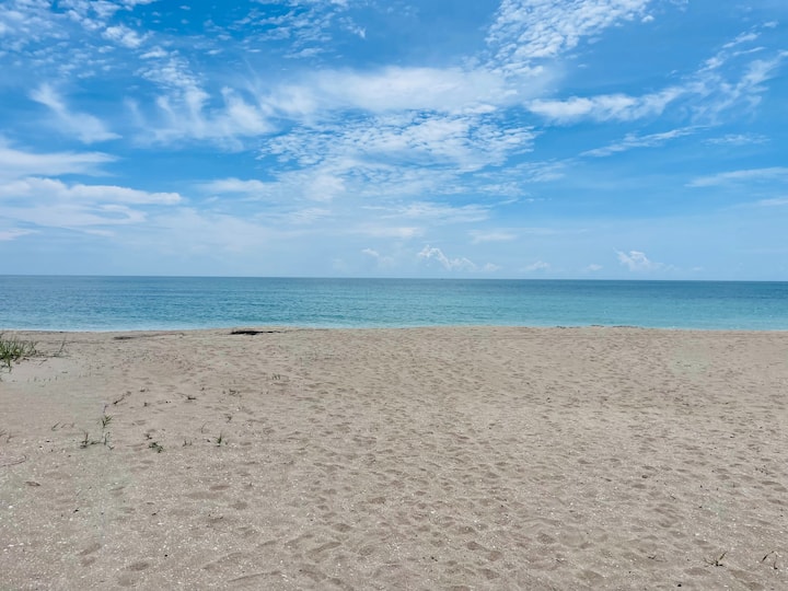 Beach Oasis In Hutchinson Island - Fort Pierce, FL