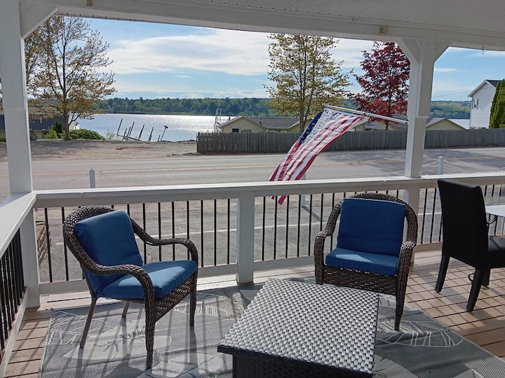 Lake Winnipesaukee Views With Incredible Sunsets! - Laconia, NH