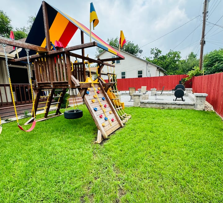 4br Cozy Dell & Kalahari Retreat - Round Rock, TX