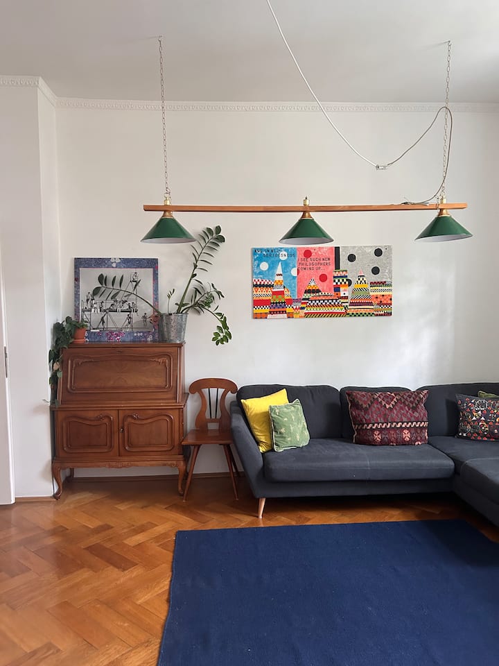 Exclusive, Central, And Calm Three Room Apartment - München