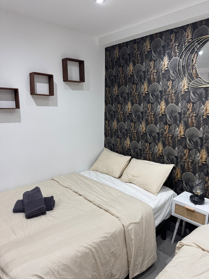 Apartamento De Lujo De 2 Dormitorios Con  Balcón - Alicante