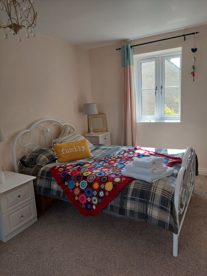 The Nest
(Small Double Bed & Single) - Bibury