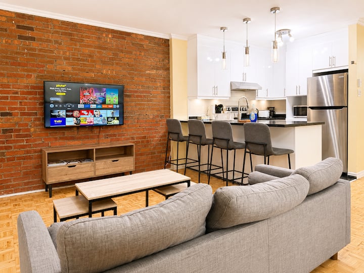 Stylish 2br | Steps From Metro & Mont-royal - Montreal