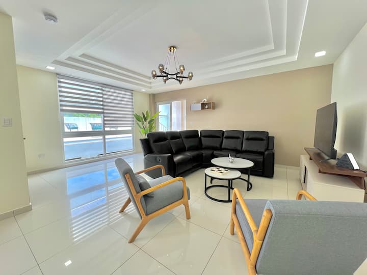 Spacious/elegant House With Garden + A/c Rooms - San Salvador