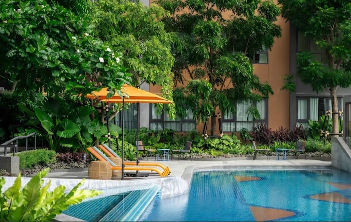 市中心豪华公寓/无边泳池/山景顶层花园/市中心/步行5分钟到central Festival： - Chiang Mai