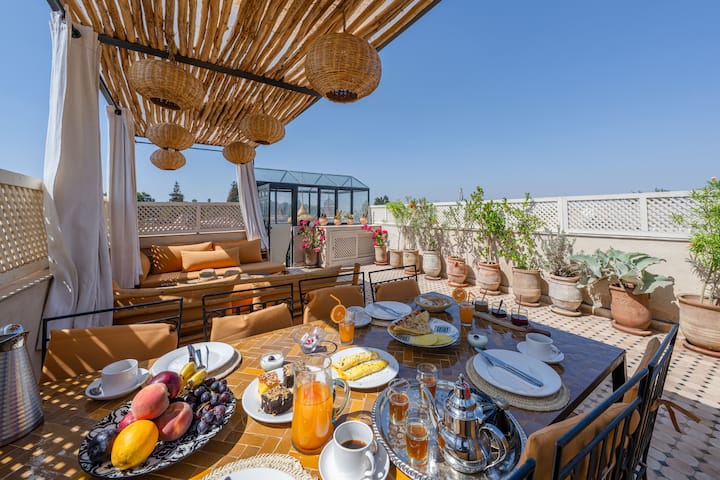 Sunshine On Dar Omlil's Rooftop - Marrakech