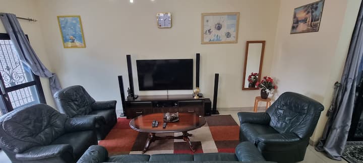 Le Petit Bout Du Paradis. - Conakry