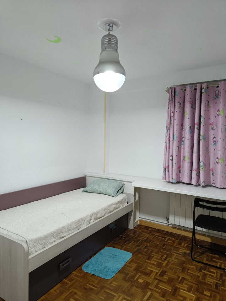 Habitación Familiar Y Acogedora - Móstoles