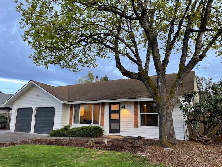 Plush Home 8 Min From Autzen - Eugene, OR