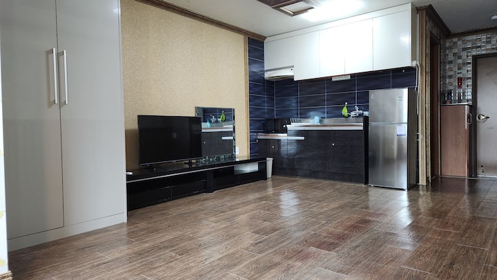 이호리조트, 원룸/이호테우해변 근처 집처럼 편안한 숙소 - Jeju-si