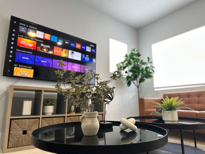 Cozy Home For 10 @Calle 8 (Wifi/parking) @Ownpm10 - Miami, FL