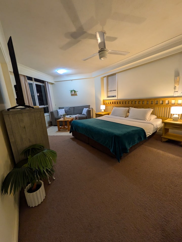 Private Guest Room With Ensuite-separate Entrance - Surfers Paradise