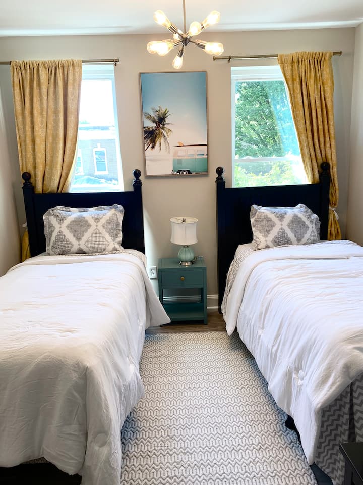 Spacious 5br, Mins From Downtown, Easy Parking! - Washington, DC