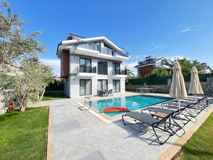 Fethiye’de Havuzlu Lüks Villa L - Hisarönü