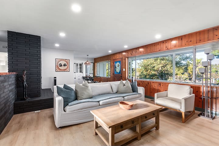 3bd Beach House In Carlsbad - 1 Mile To Ocean - Carlsbad, CA