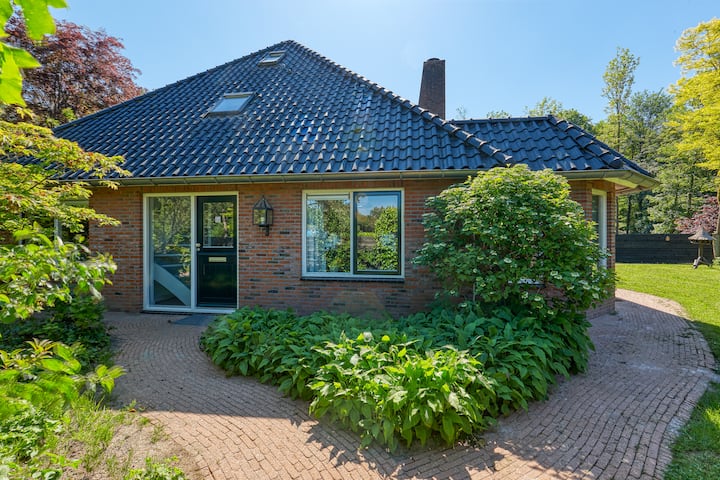 Villa With Shared Pool And Wellness - Zeewolde