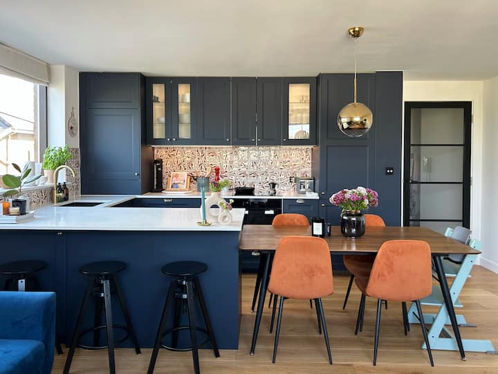 Renovated 2 Bedroom Gem In Southfields - London