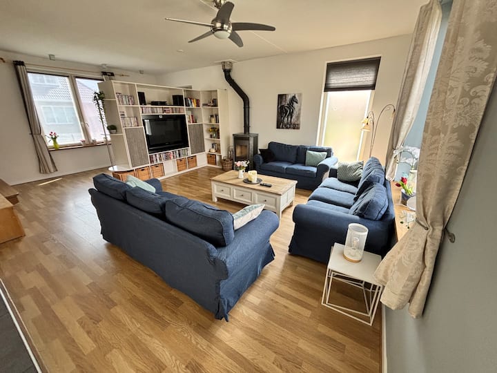 Spacious Family-friendly Villa (Min. 2 Nights) - Zeewolde