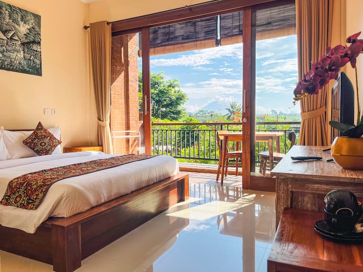 Lekok House
Ganes Room - Indonesia