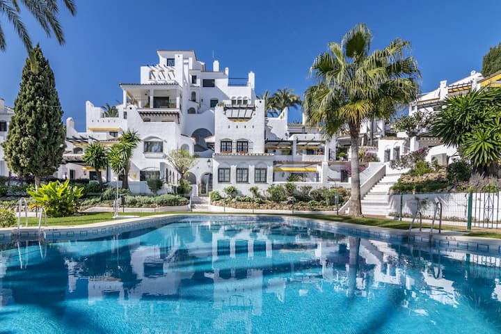Spacious 2 Bedroom Apartment Close To Amenities - Marbella