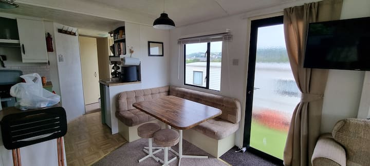 E1. Homely Caravan - Aberystwyth