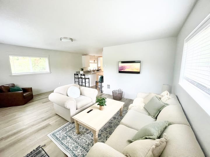 Charming Kelso Getaway Near Town - Kelso, WA