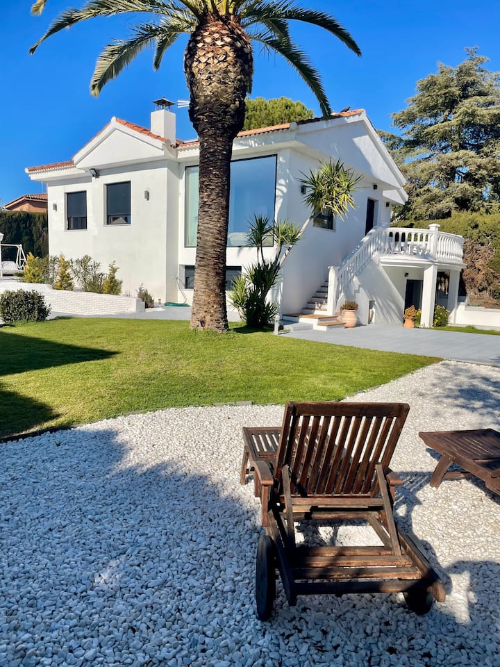 Exclusive Villa With Garden, Pool & Bbq - Spagna