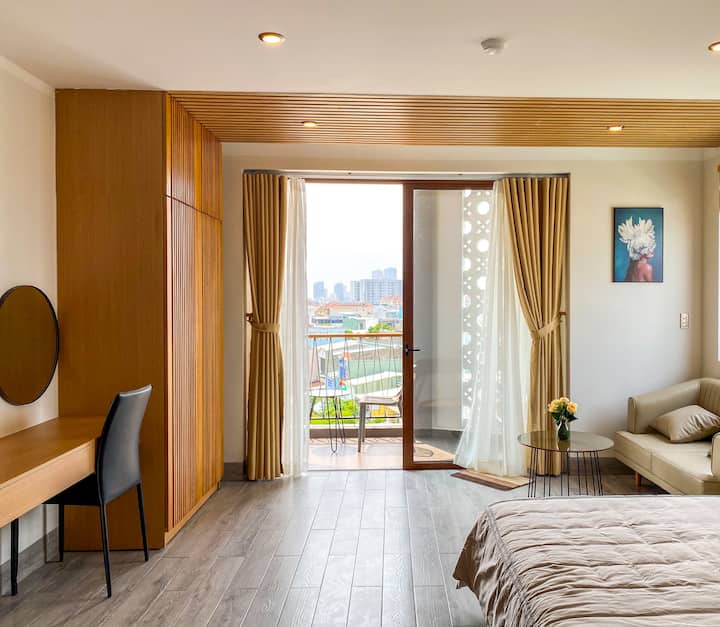 Sala1 -Private Balcony - Corner Position -Free All - Da Nang