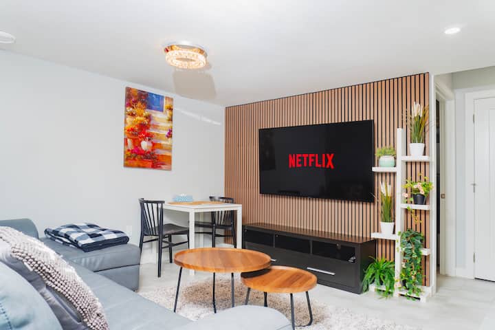 Entire Superior 2-bedroom Private Suite - Edmonton