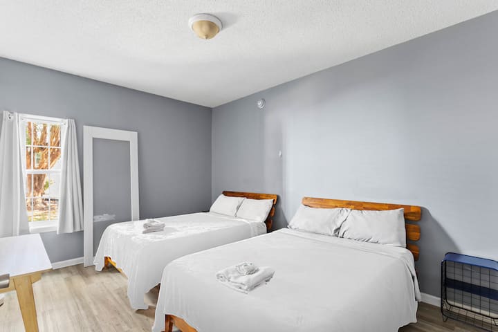 Garden Level 1br Condo, Luxury Suite, 1pm Check-in - 윌밍턴