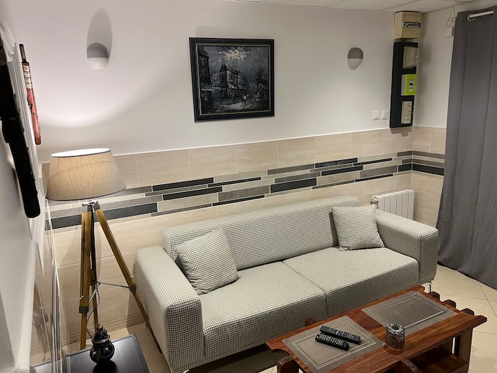 Plein Centre Au Rez-de-chaussée
2 Bis - Nogent-le-Rotrou