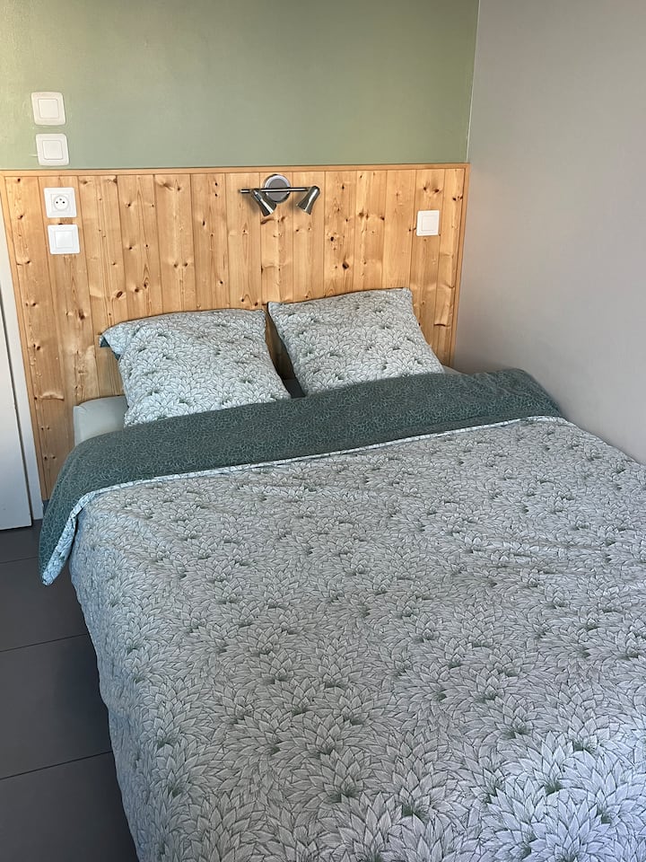 Chambre Privée Avec Sdb Et Entrée Indépendante - Groupama Stadium - OL