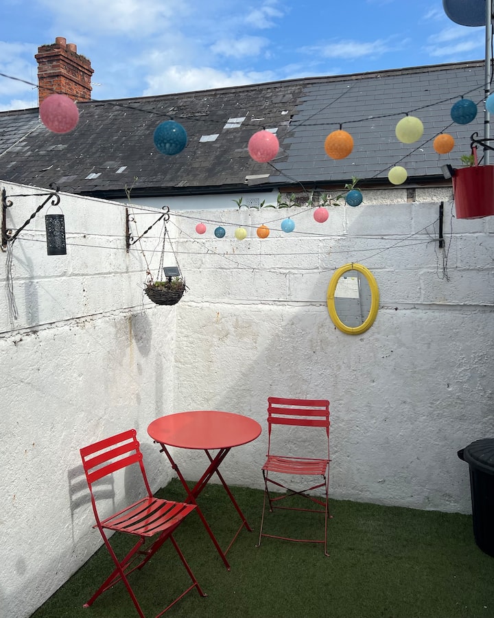 Cosy Cottage In The City Centre - 