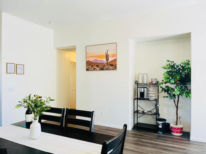 Delightful Private Home,charming & Spacious Space! - North Las Vegas, NV